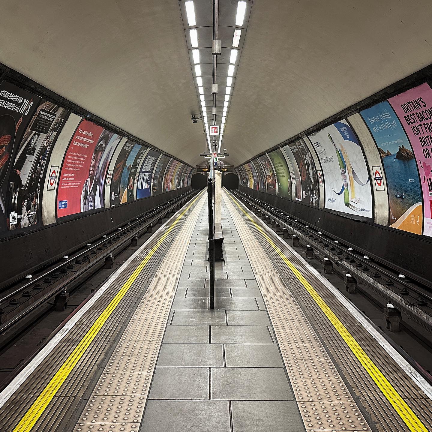 island-platforms-of-the-northern-line – edparsons.com